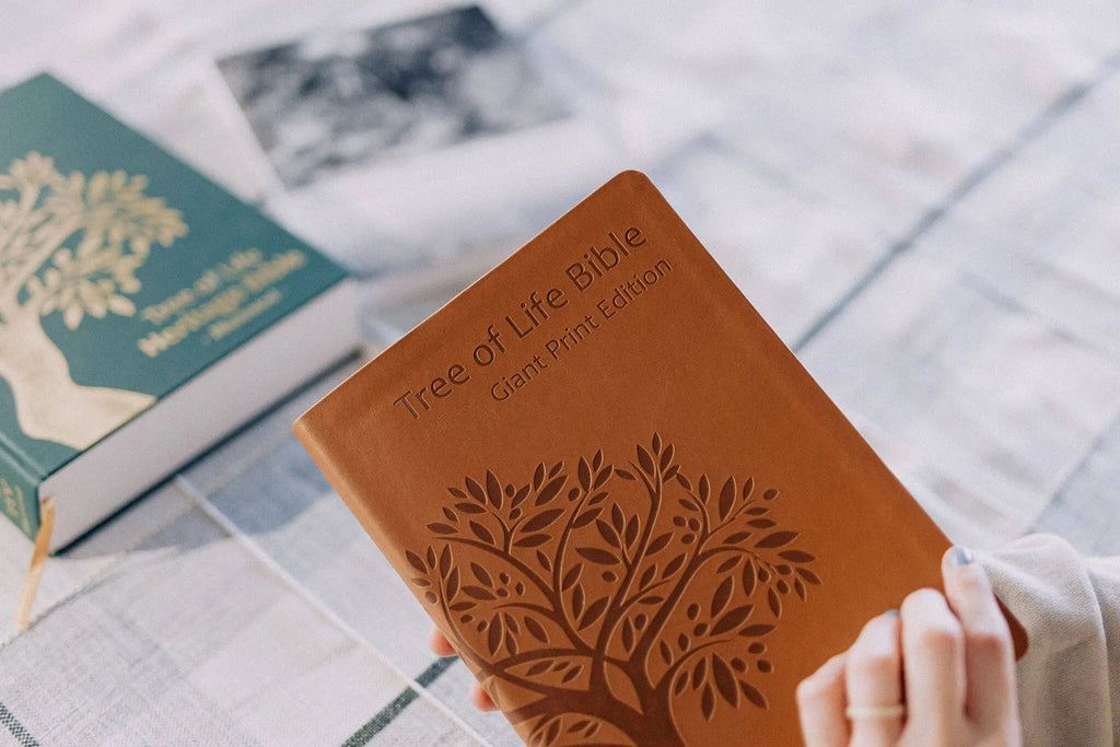 Tree of Life Bible: GIANT Print Edition – Tree of Life Bible Society